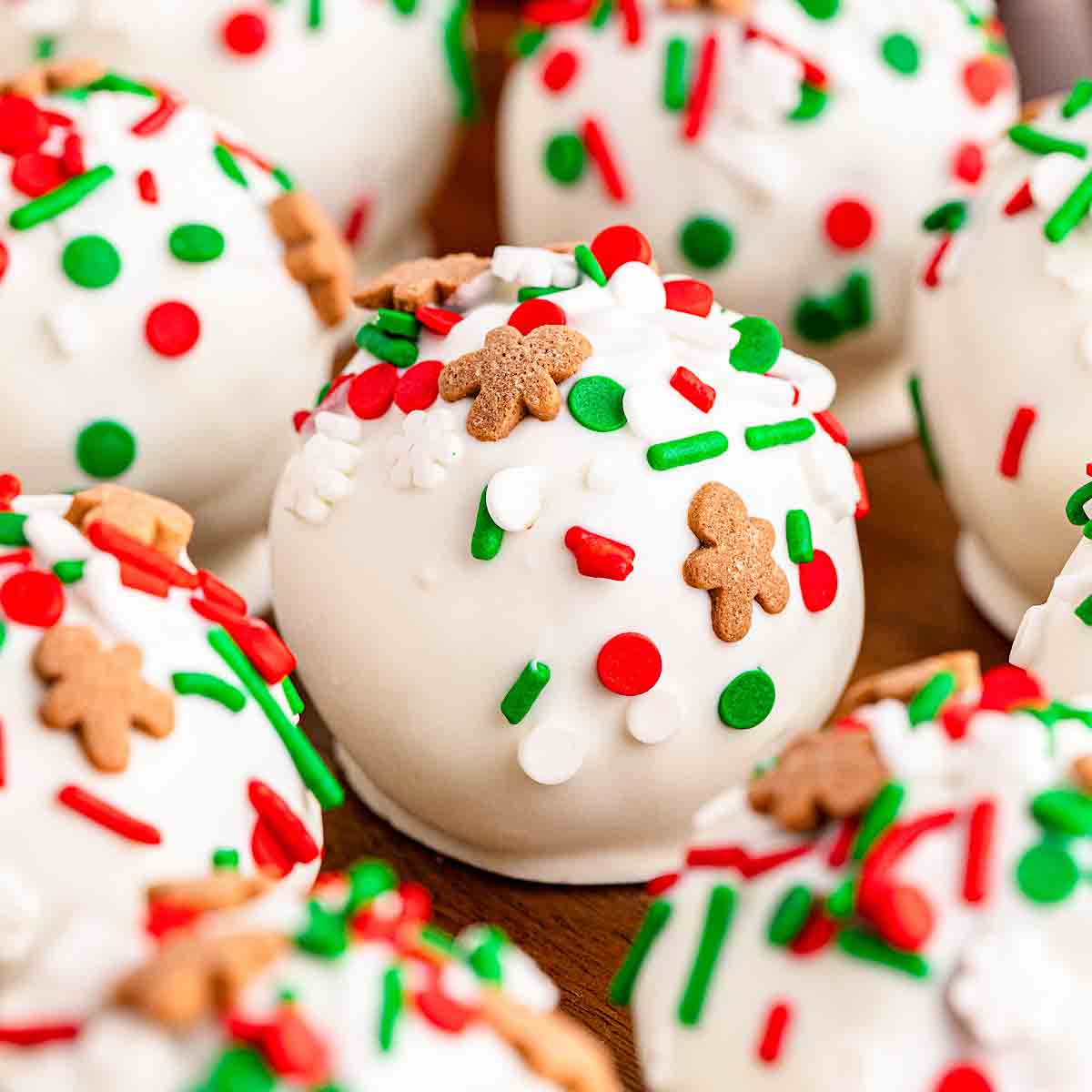 Gingerbread mix truffles (cake balls) - Deliciously Home Cooked