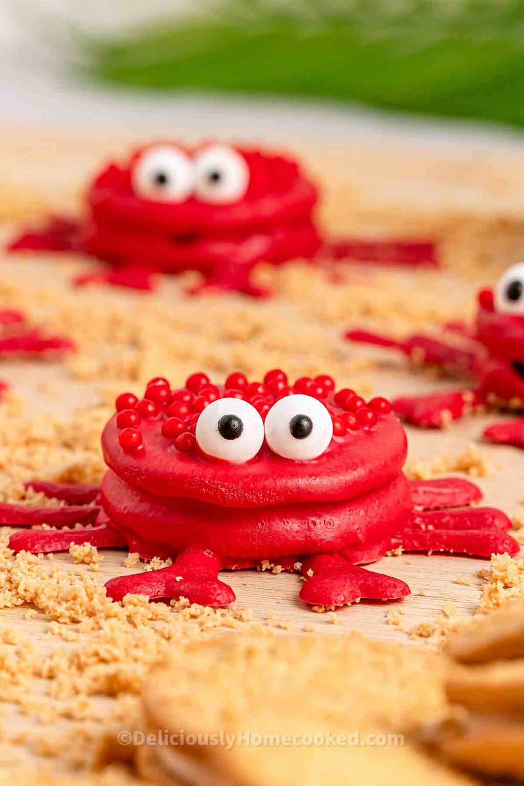 Chocolate dipped Oreo crabs - Deliciously Home Cooked
