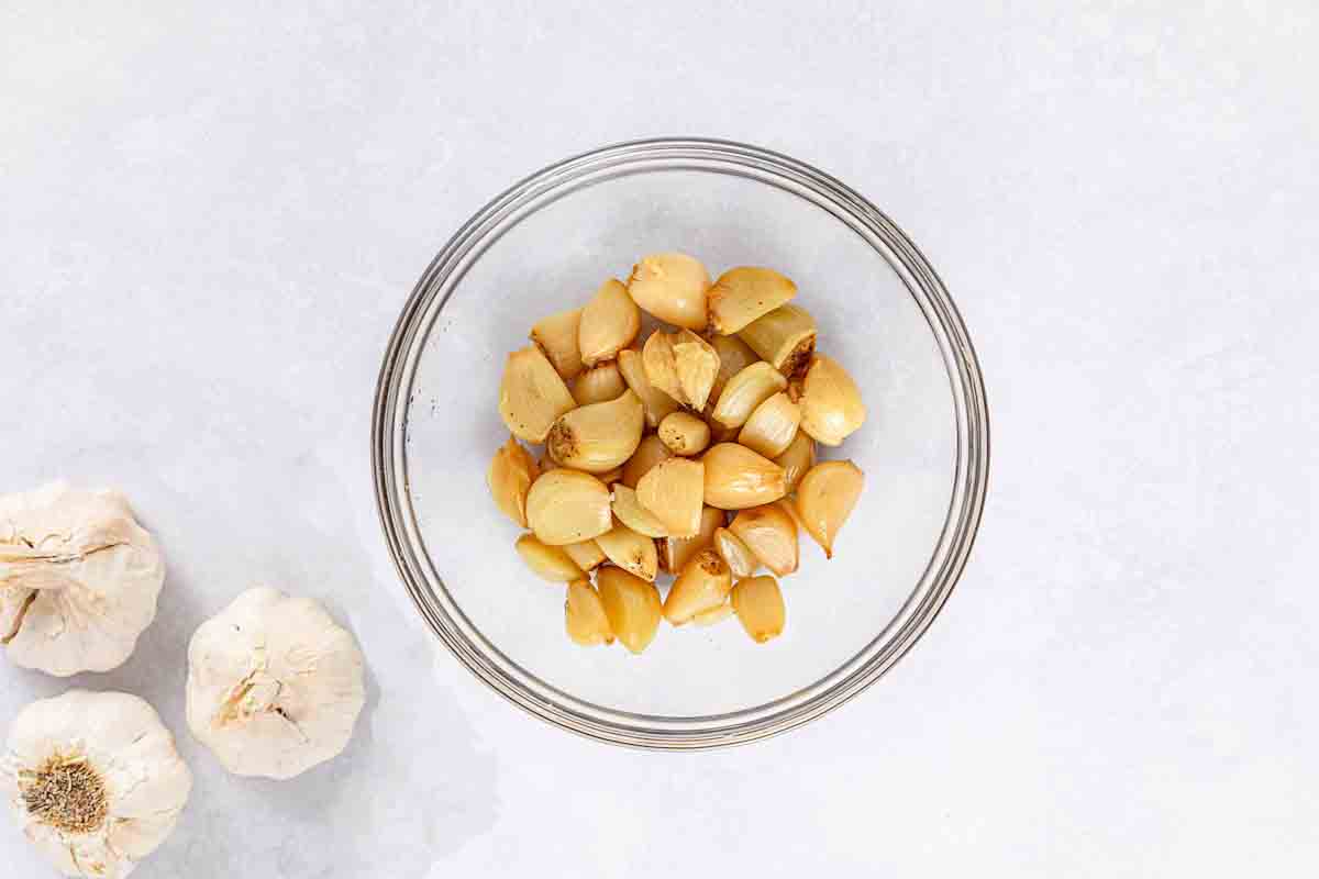How to roast garlic - Deliciously Home Cooked