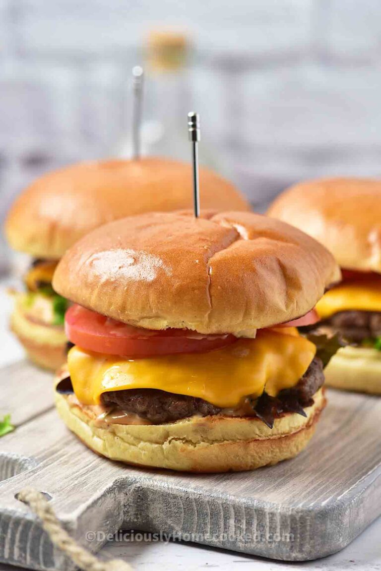 Homemade Smash burger recipe - Deliciously Home Cooked