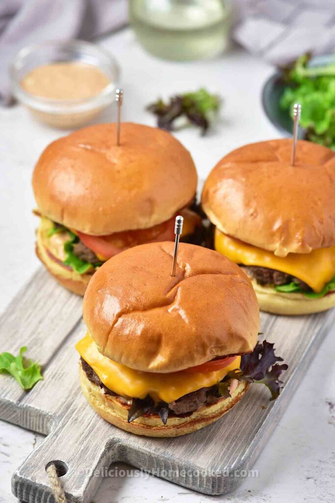 Homemade Smash burger recipe - Deliciously Home Cooked