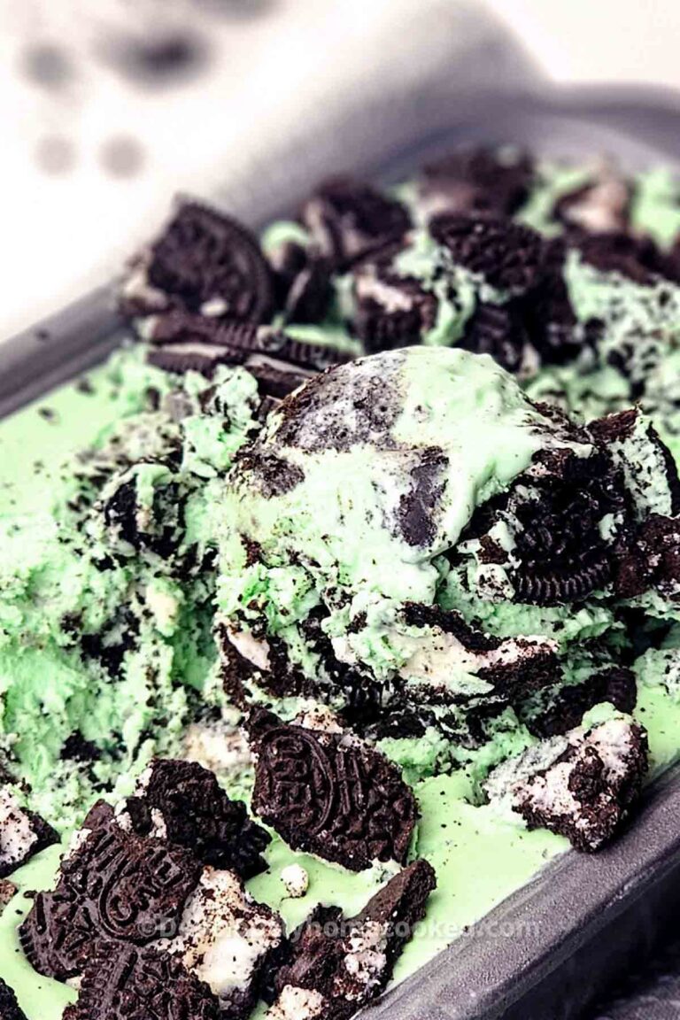 Mint Oreo ice cream - Deliciously Home Cooked