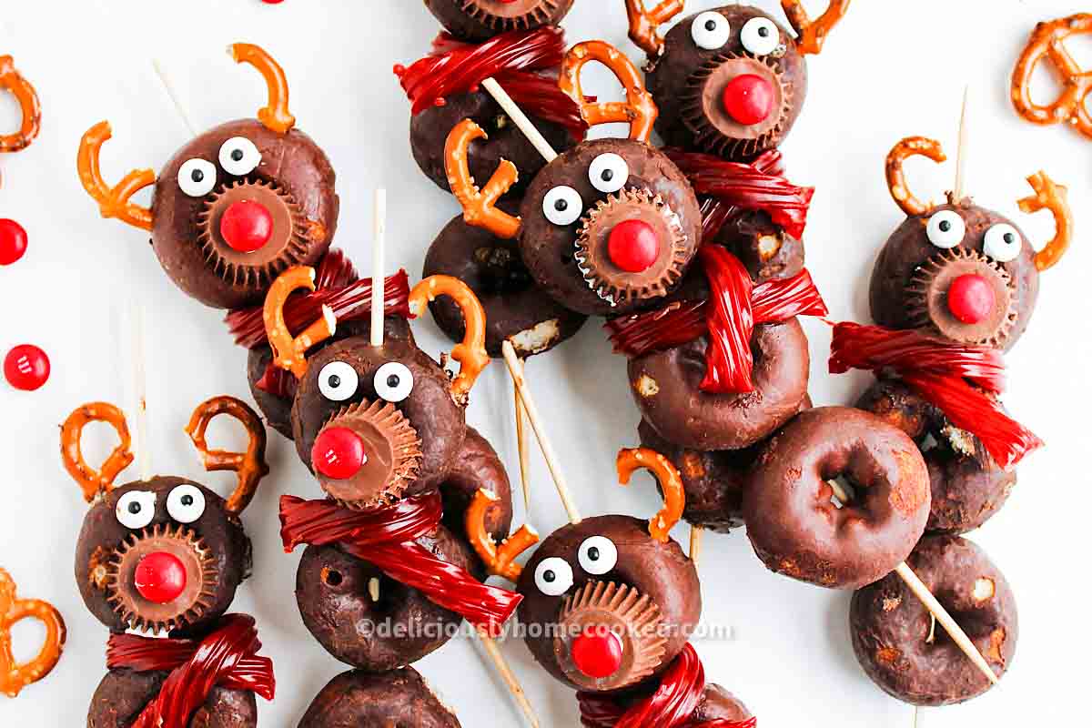 Reindeer donut skewers - Deliciously Home Cooked