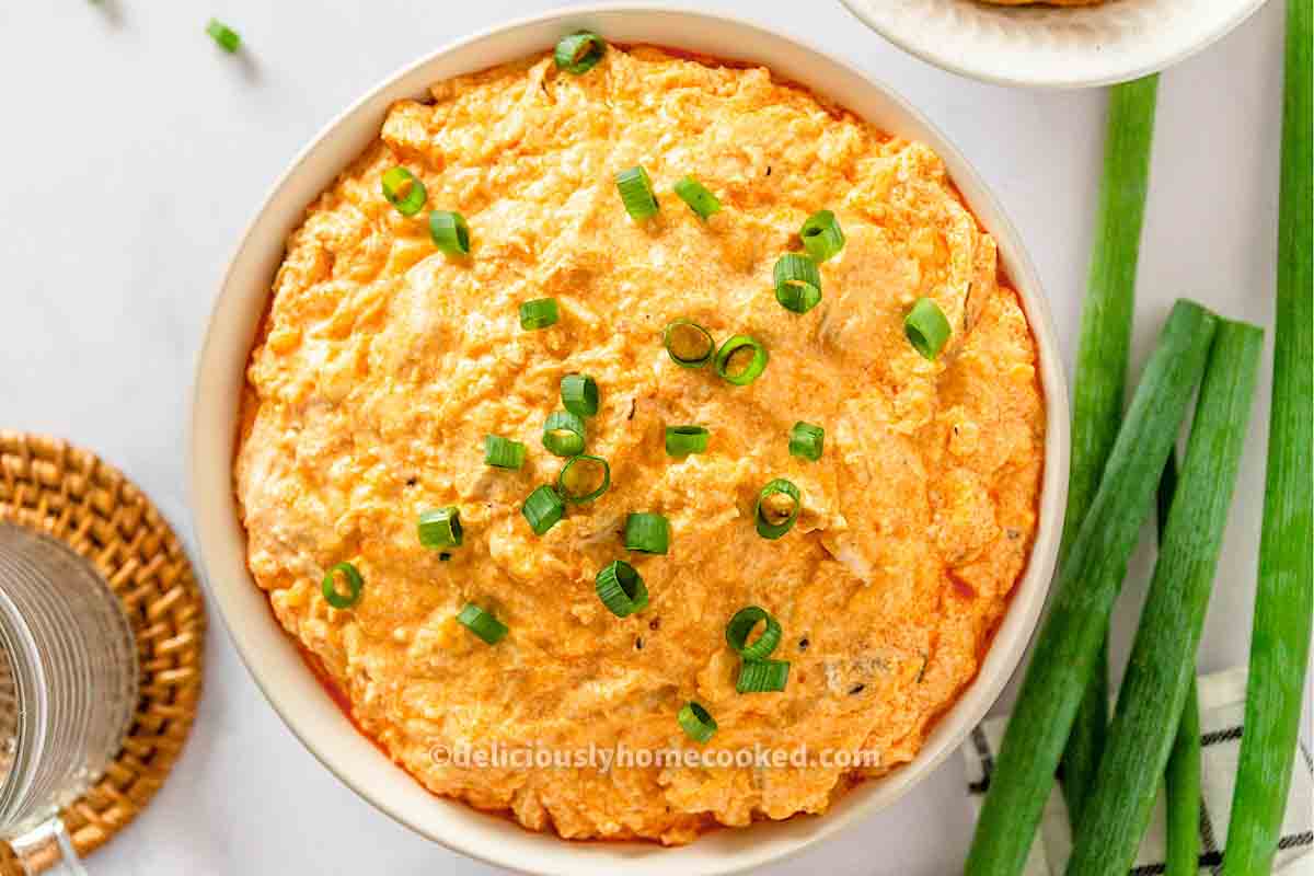 Slow cooker buffalo chicken dip - Deliciously Home Cooked