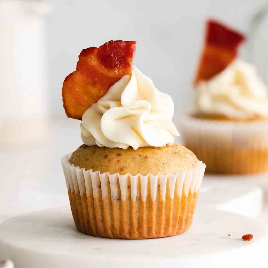 Maple bacon cupcakes - Deliciously Home Cooked